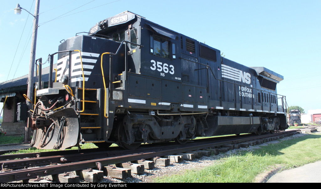 NS D8-B32 #3563